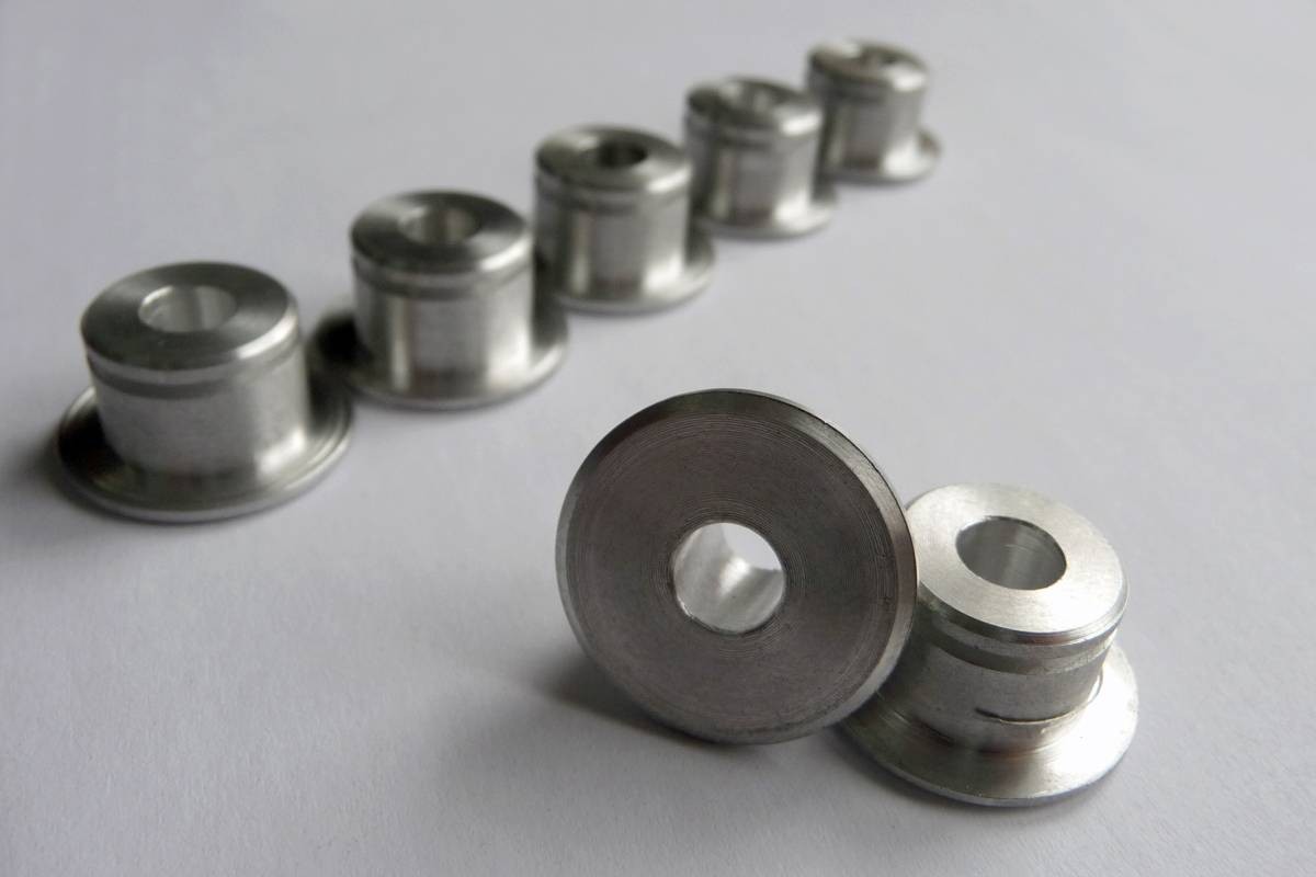 Anodized front wheel brake rotor bobbins – SpanKraft